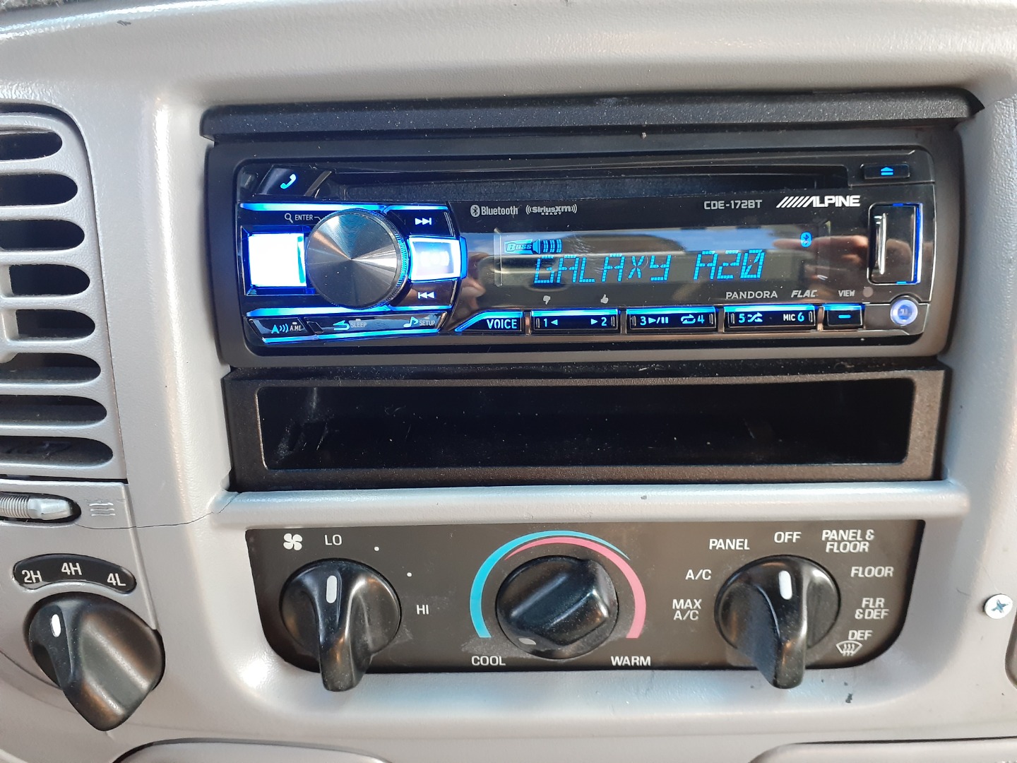 Customer Reviews: Alpine CDE-172BT CD receiver at Crutchfield Canada