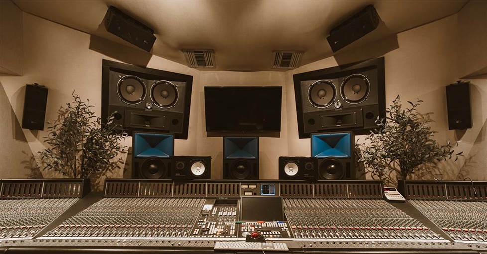 How to play spatial audio with Dolby Atmos in Apple Music