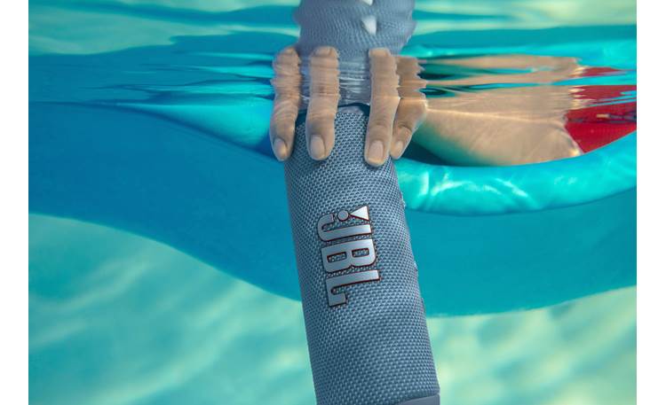 JBL Flip 6 (Blue) Waterproof portable Bluetooth® speaker at Crutchfield ...